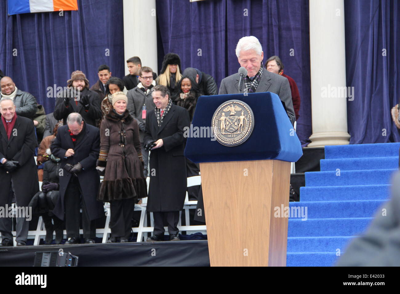 Bill De Blasio is sworn in as NYC's 109th mayor by former President ...
