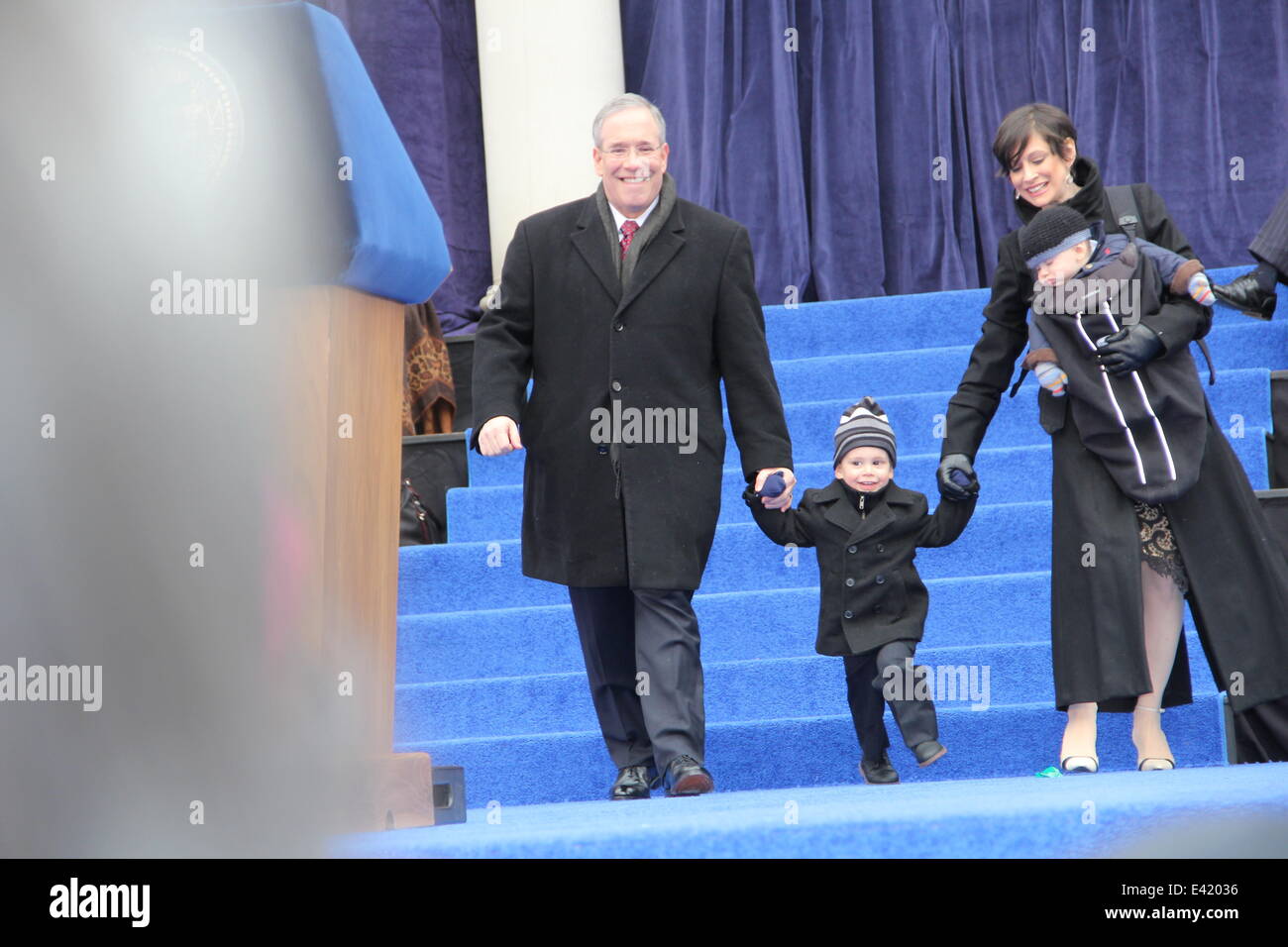 Bill De Blasio is sworn in as NYC's 109th mayor by former President ...