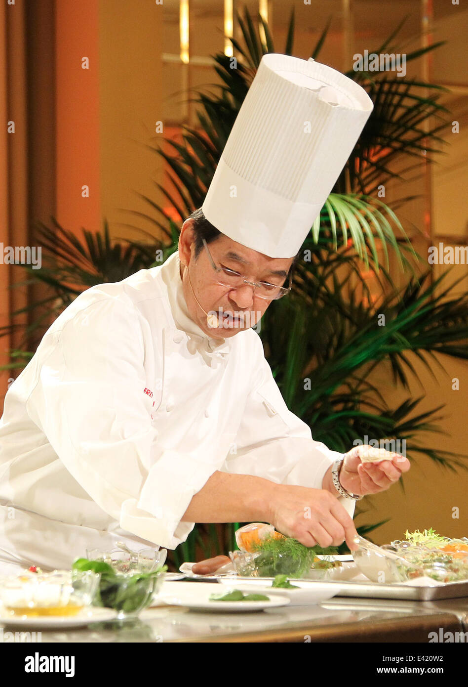 Chef suki sugiura hi-res stock photography and images - Alamy