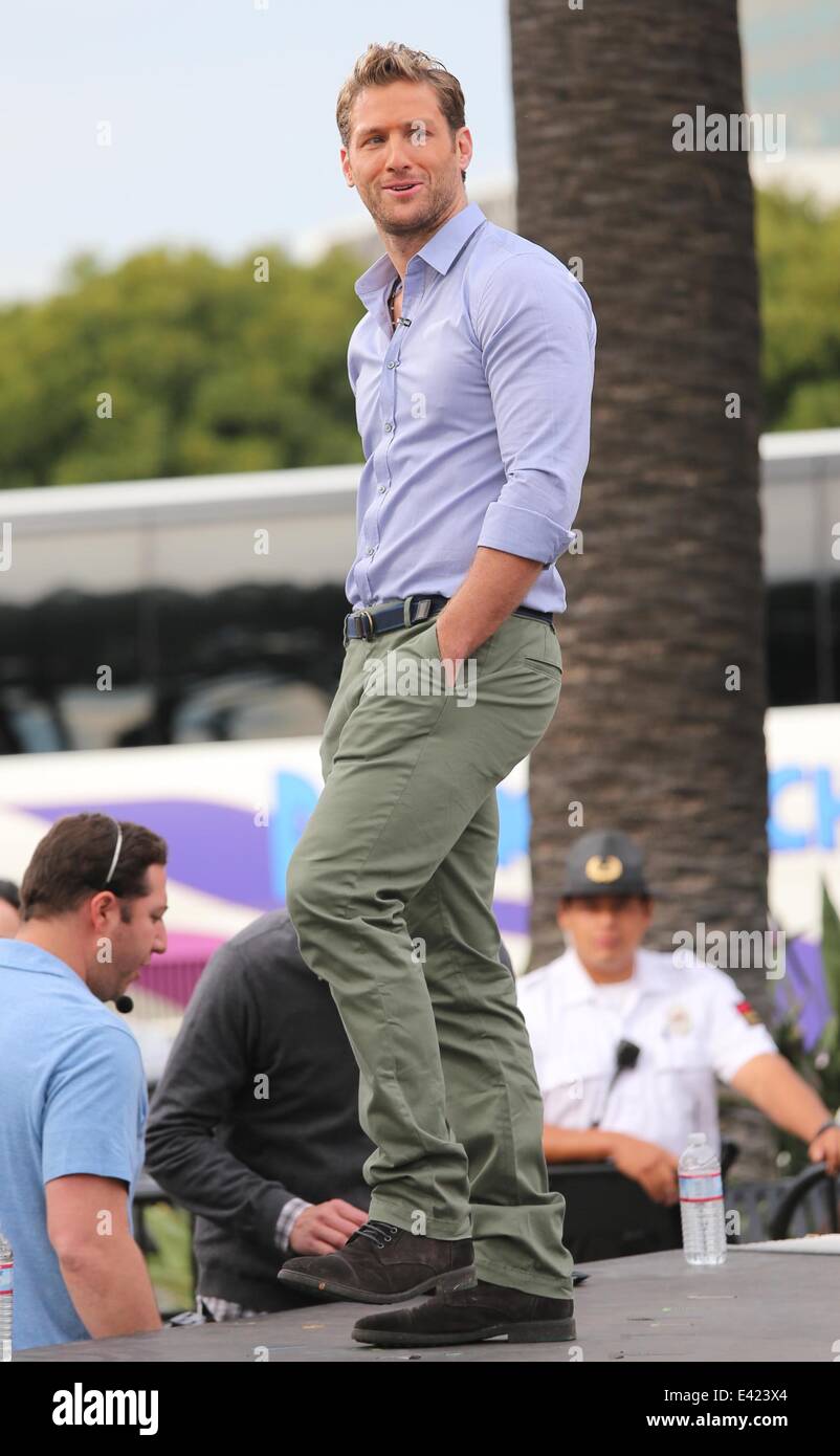 Juan Pablo appears on Extra hosted by Mario Lopez and Maria Menonous ...