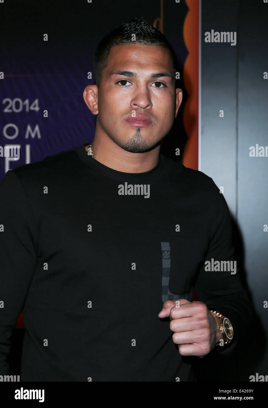 Anthony pettis hi-res stock photography and images - Alamy