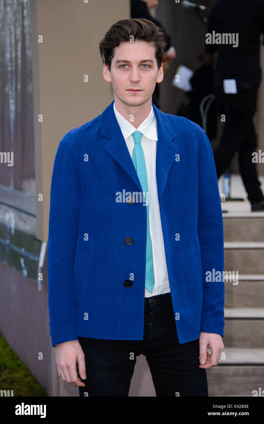London Collections: Men AW14 - Burberry Prorsum - Arrivals Featuring ...