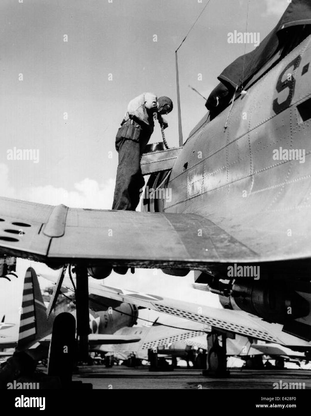 The SBD Dauntless dive bomber on the deck of an aircraft carrier ...