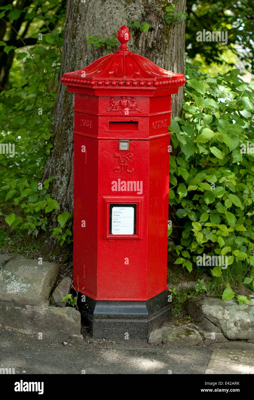 Victorian box tree hi-res stock photography and images - Alamy