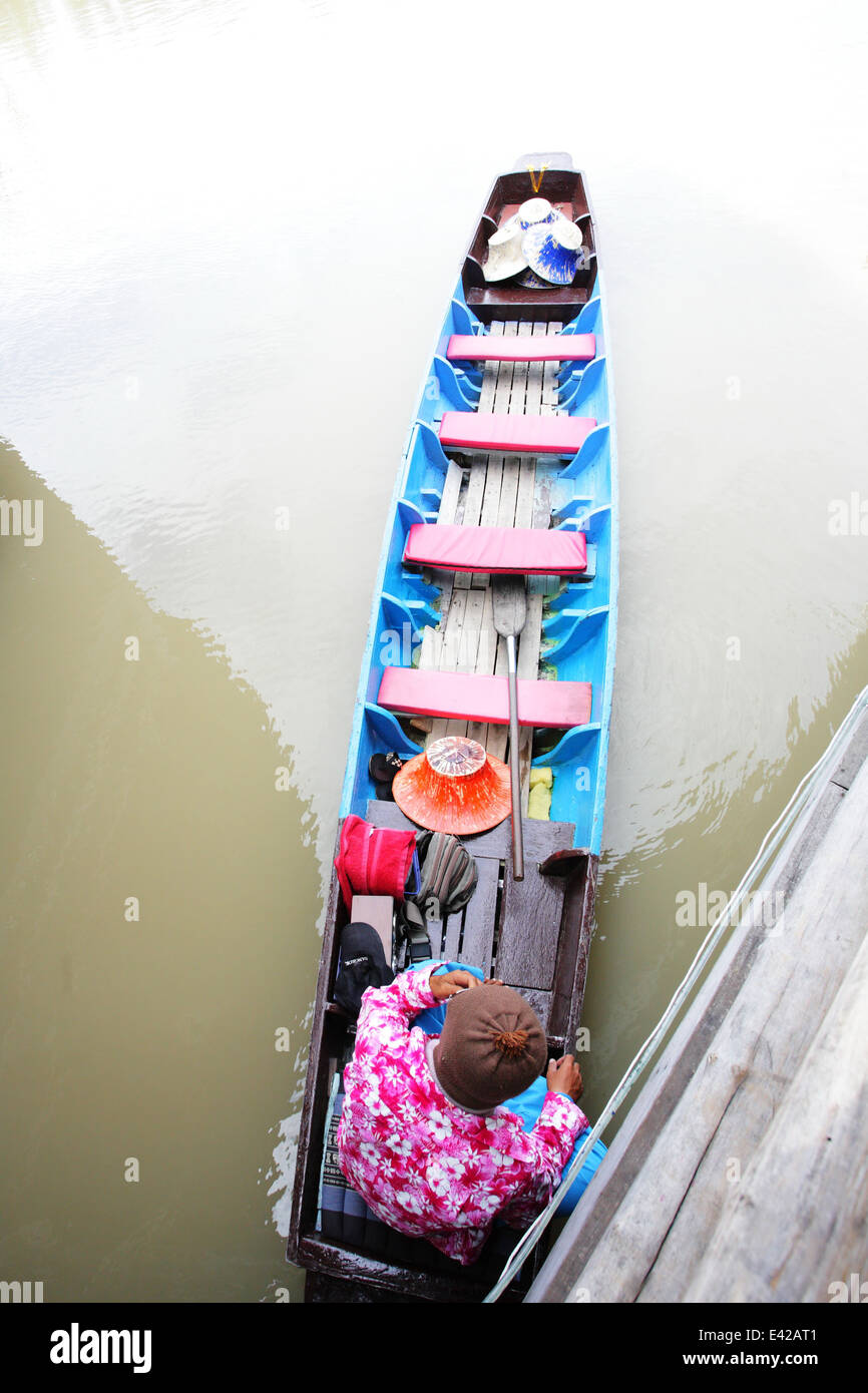 Thai river boat hi-res stock photography and images - Alamy
