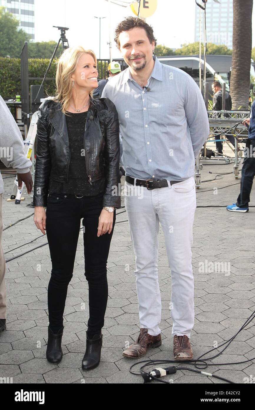 Cheryl Hines & Jeremy Sisto at Extra with Mario Lopez at Universal City ...