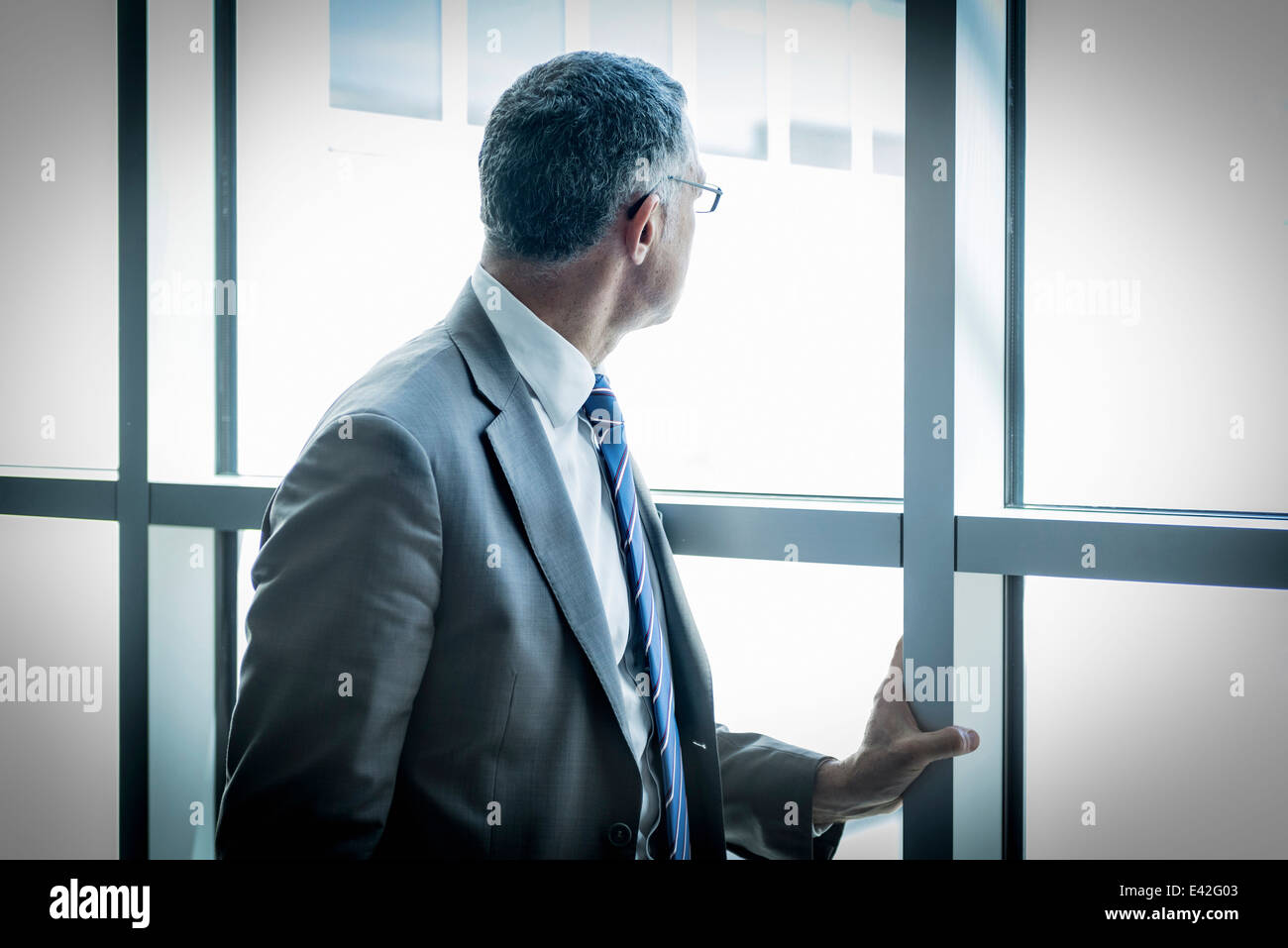 See through glass hi-res stock photography and images - Alamy