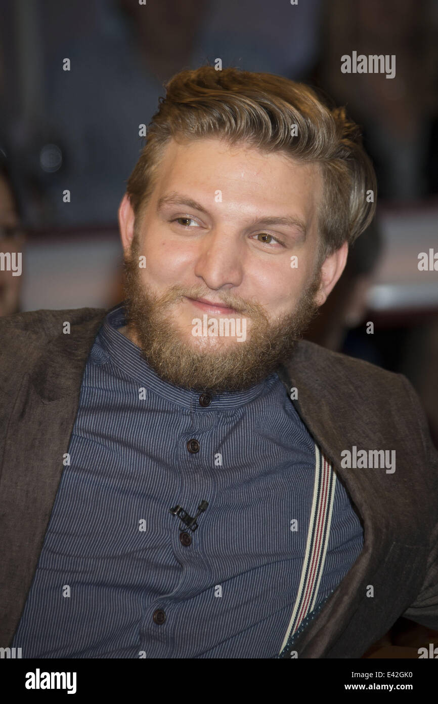 German NDR TV talkshow NDR Talk Show at NDR-Studio Featuring: Samuel ...