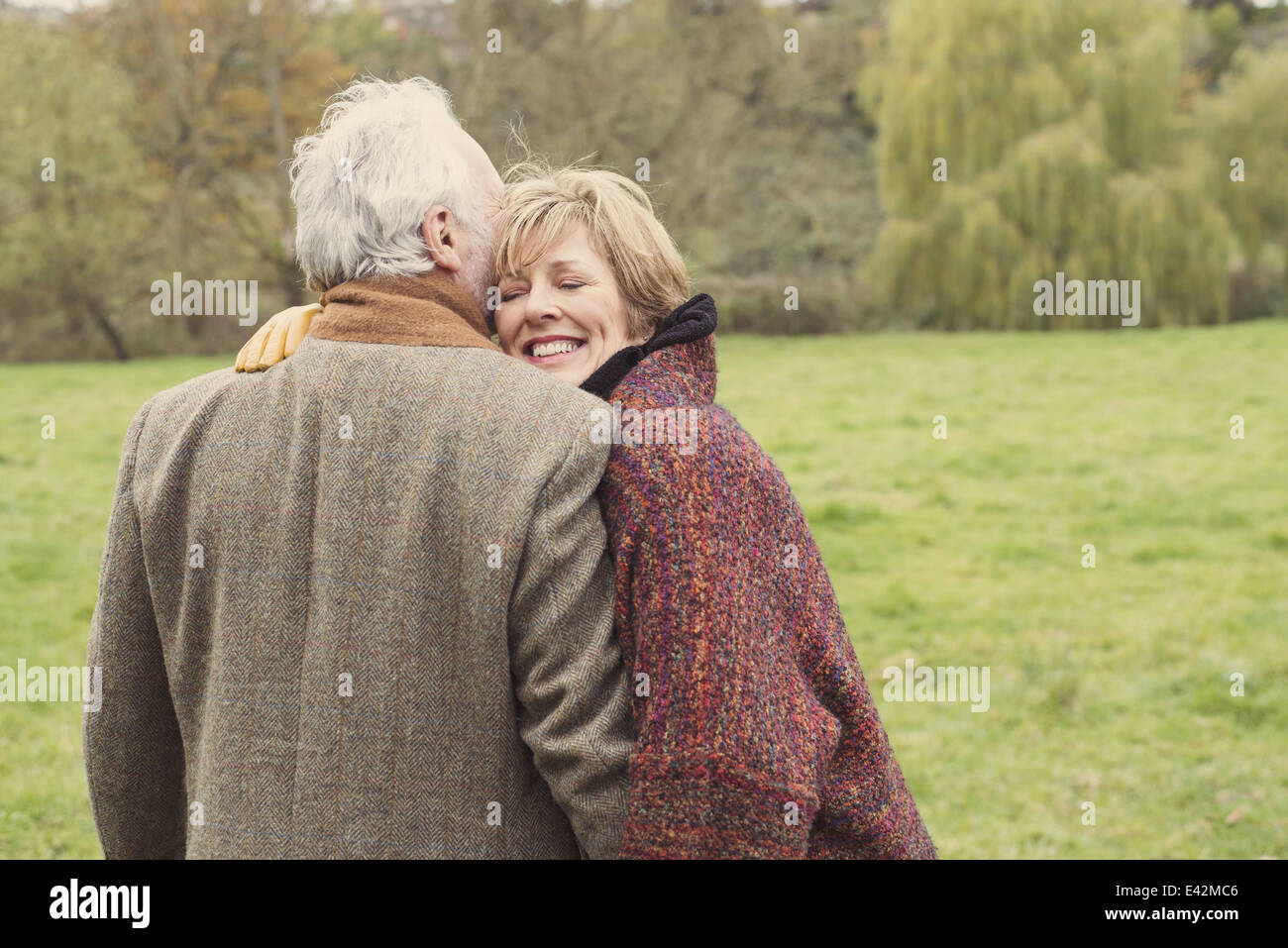 Couple hugging, portrait Stock Photo - Alamy