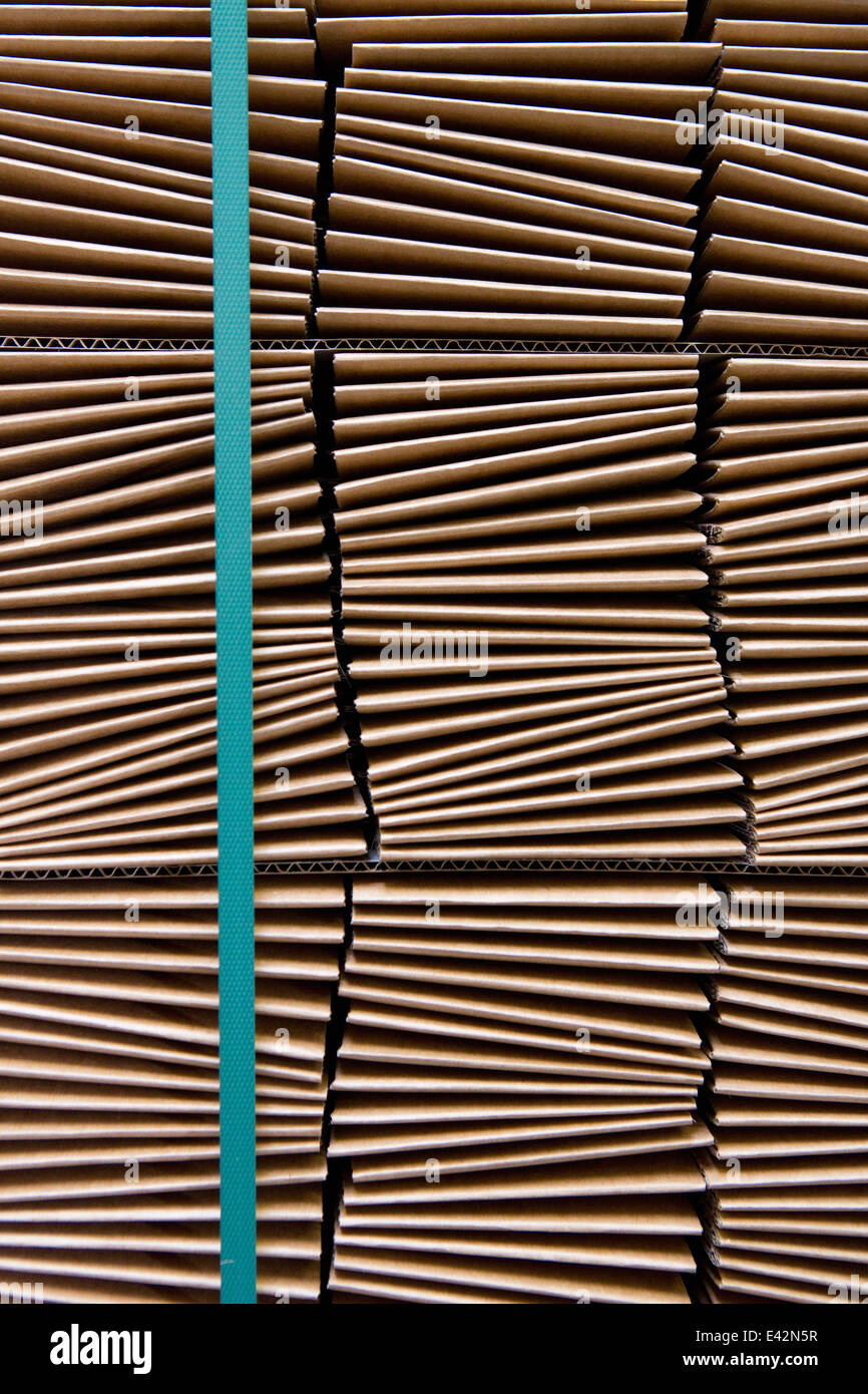 Folded cardboard box hi-res stock photography and images - Alamy