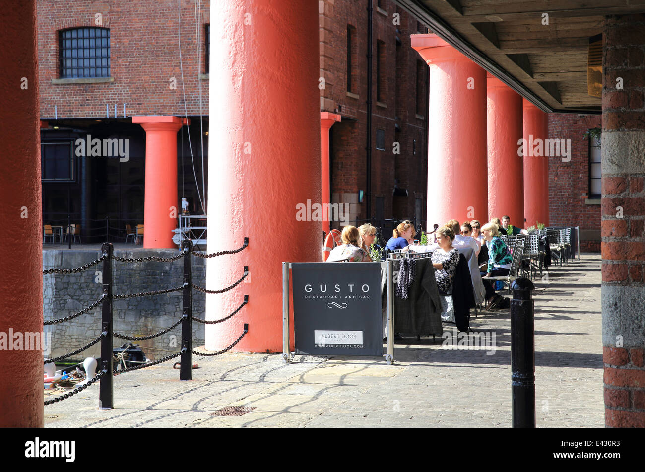 Trendy restaurant Gusto, on a summer's day on the Albert Dock, in ...