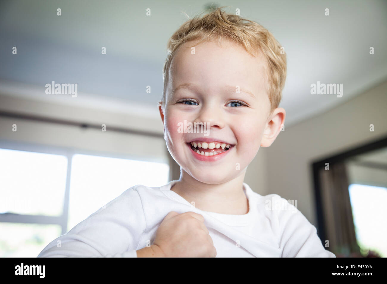 Cute 3 year old boy hi-res stock photography and images - Alamy