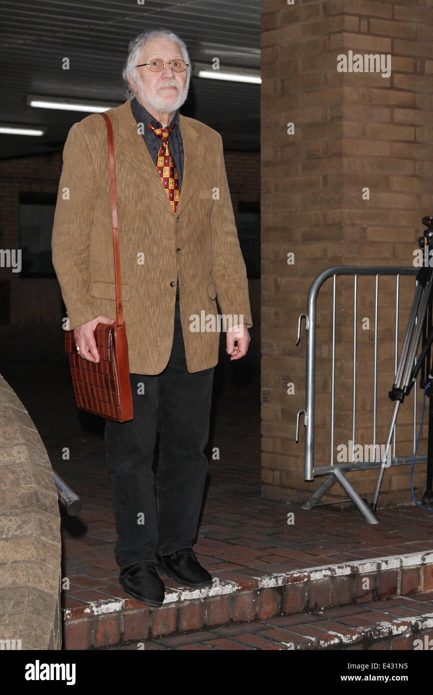 Former Bbc Radio 1 Dj Dave Lee Travis Leaves Southwark Crown Court