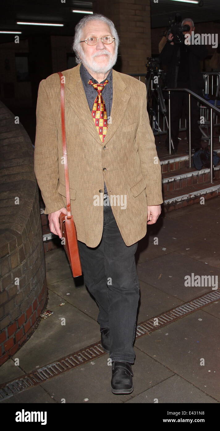 Former Bbc Radio 1 Dj Dave Lee Travis Leaves Southwark Crown Court