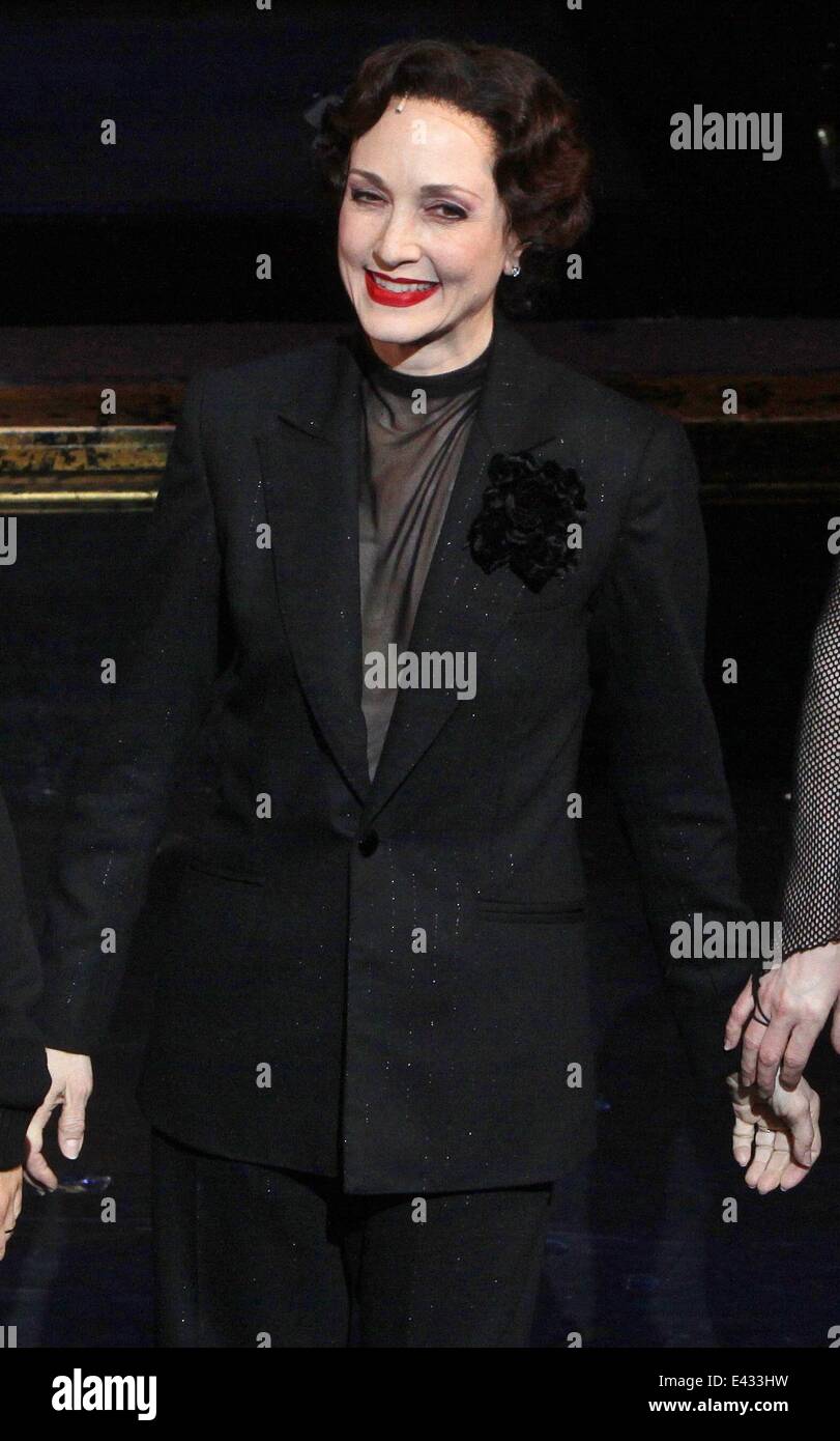Bebe Neuwirth returns to the Broadway musical Chicago at the Ambassador ...