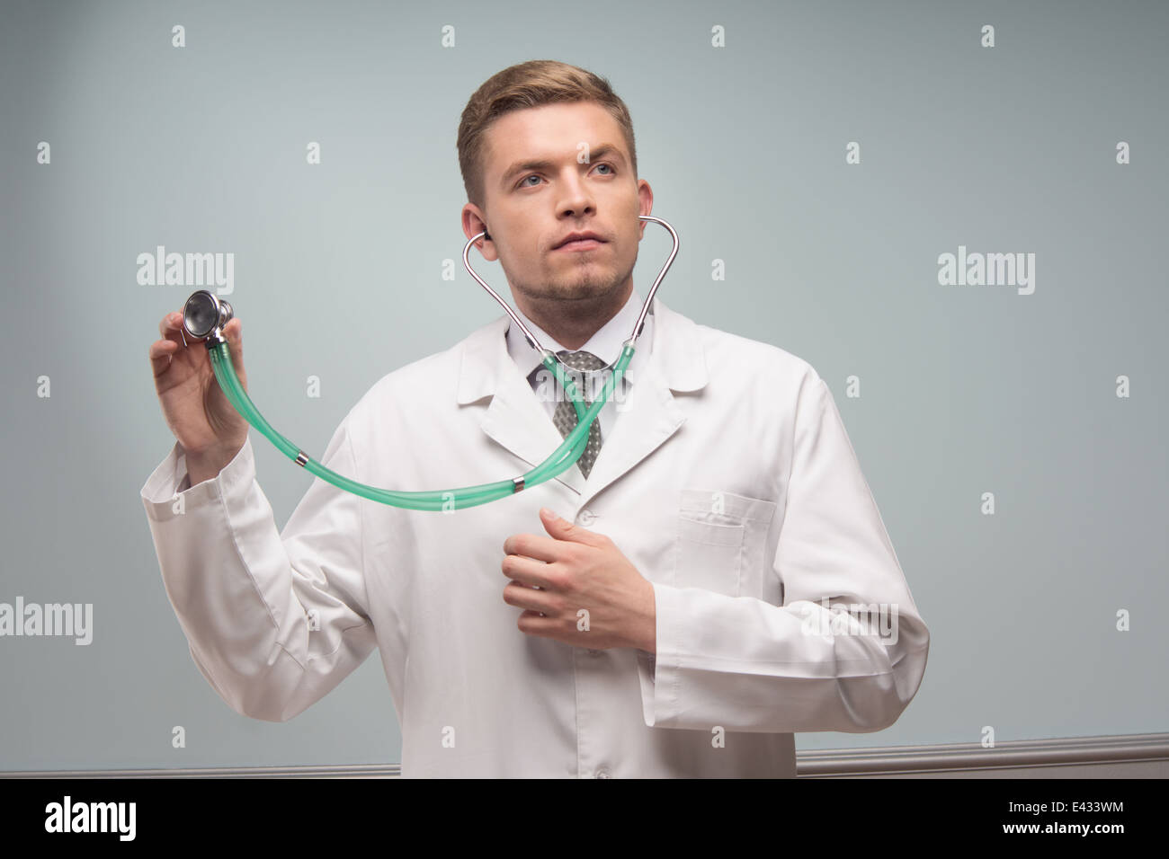 Apparatus stand hi-res stock photography and images - Alamy