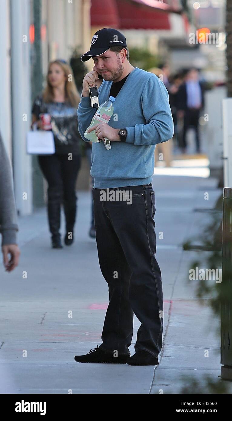 James Stunt goes for a shave at The Art of Shaving in Beverly Hills ...