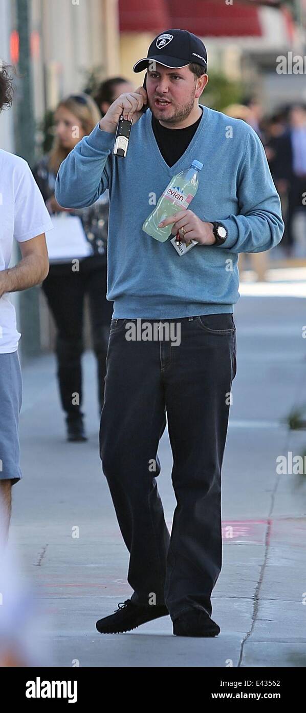James Stunt goes for a shave at The Art of Shaving in Beverly Hills ...