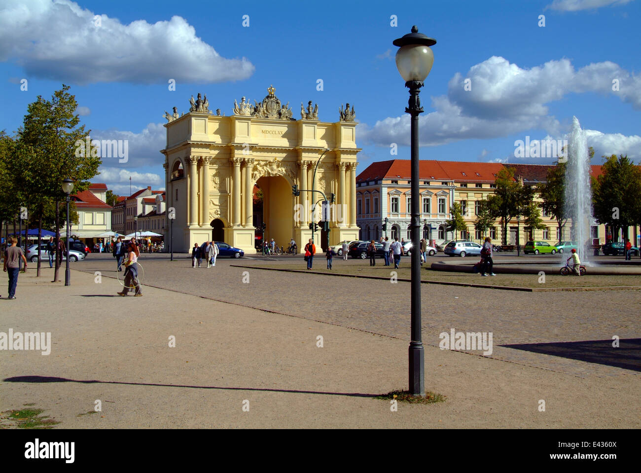 Brandenburg gate daytime hi-res stock photography and images - Alamy