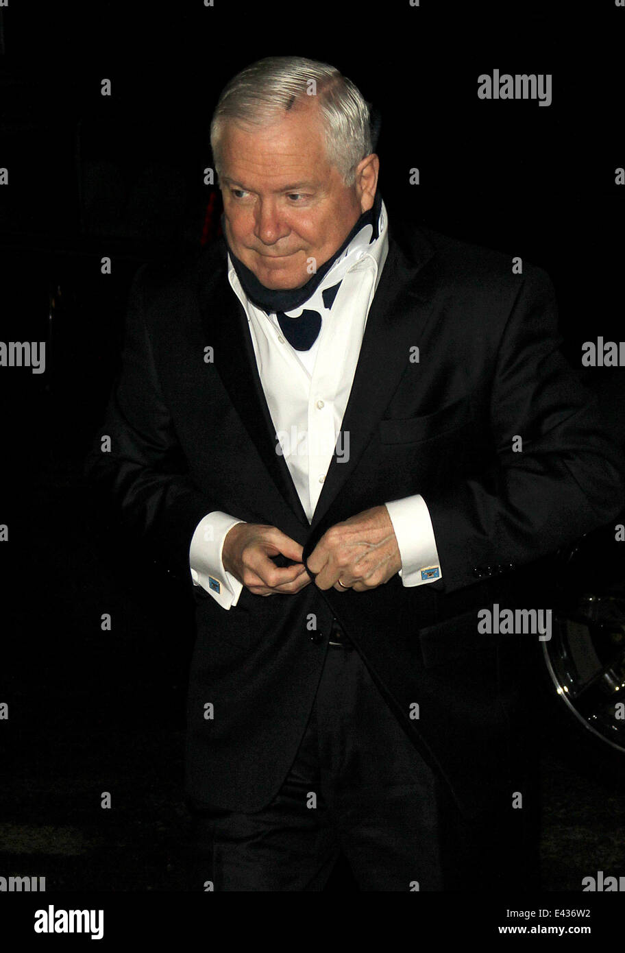 Former Secretary of Defence, Robert Gates, pose for photographers ...