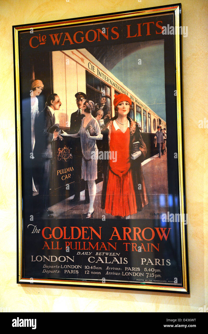 Golden Arrow all pullman railway train poster 1920's Stock Photo - Alamy