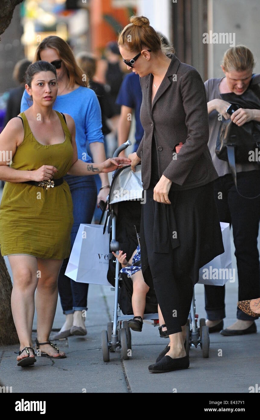 Uma Thurman with her daughter Luna goes shopping in Venice Featuring ...
