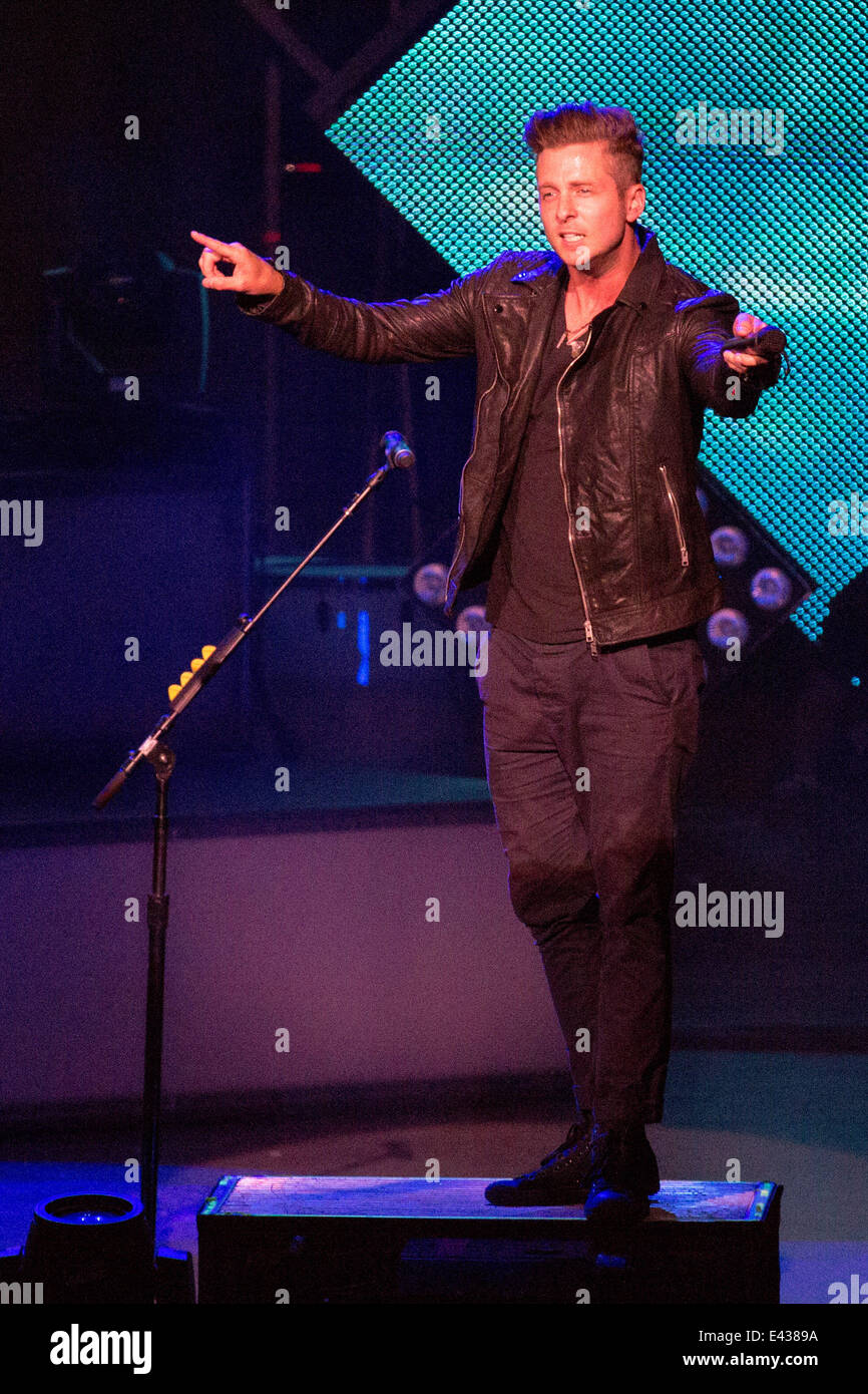 July 1, 2014 - Milwaukee, Wisconsin, U.S - RYAN TEDDER of the band ...