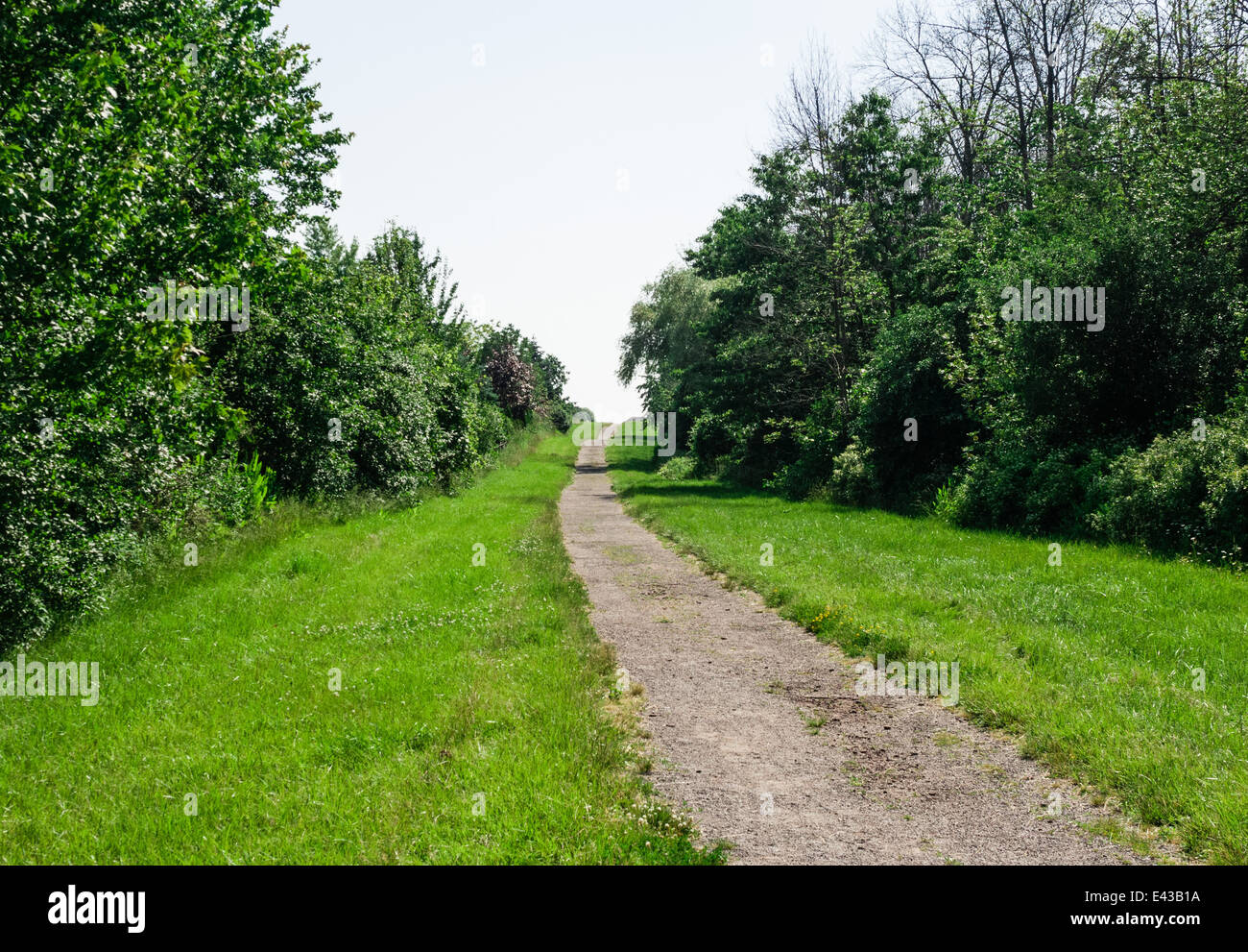Path through grass hi-res stock photography and images - Alamy
