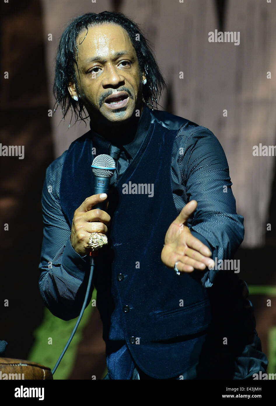 Katt Williams Growth Spurt comedy tour at the James L Knight Center ...