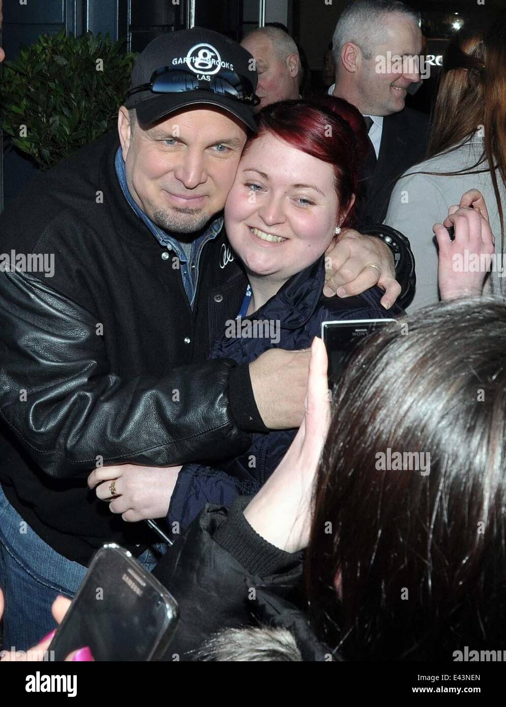 Garth Brooks meets fans outside Croke Park following a photocall ...