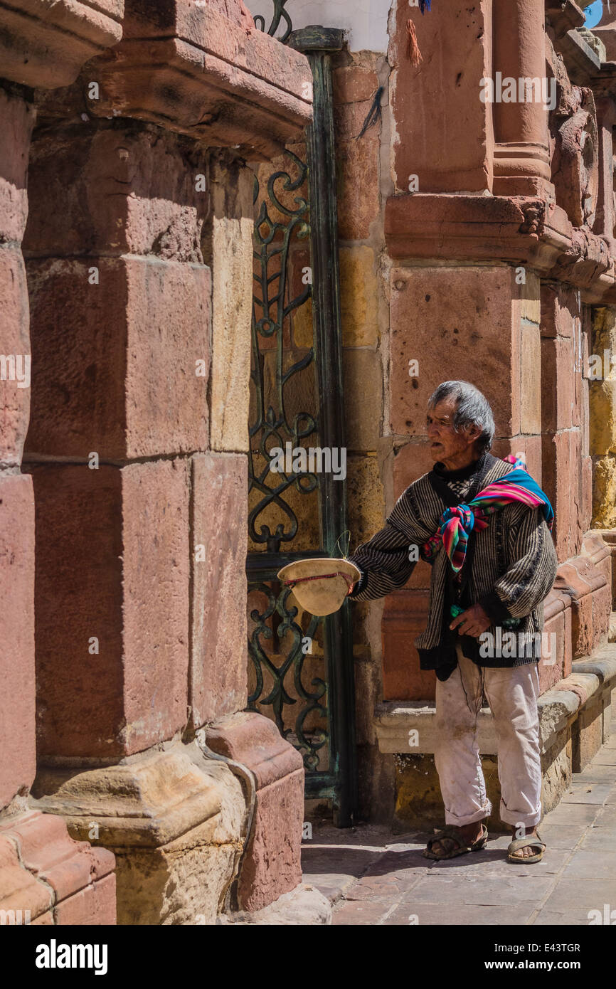 Bolivian man hi-res stock photography and images - Alamy
