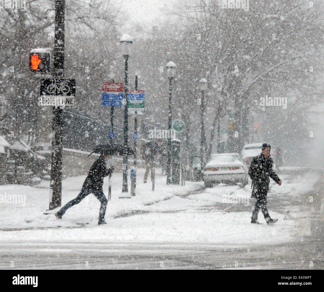 Philadelphia gets a record 14 inches of snow in a massive snow storm ...