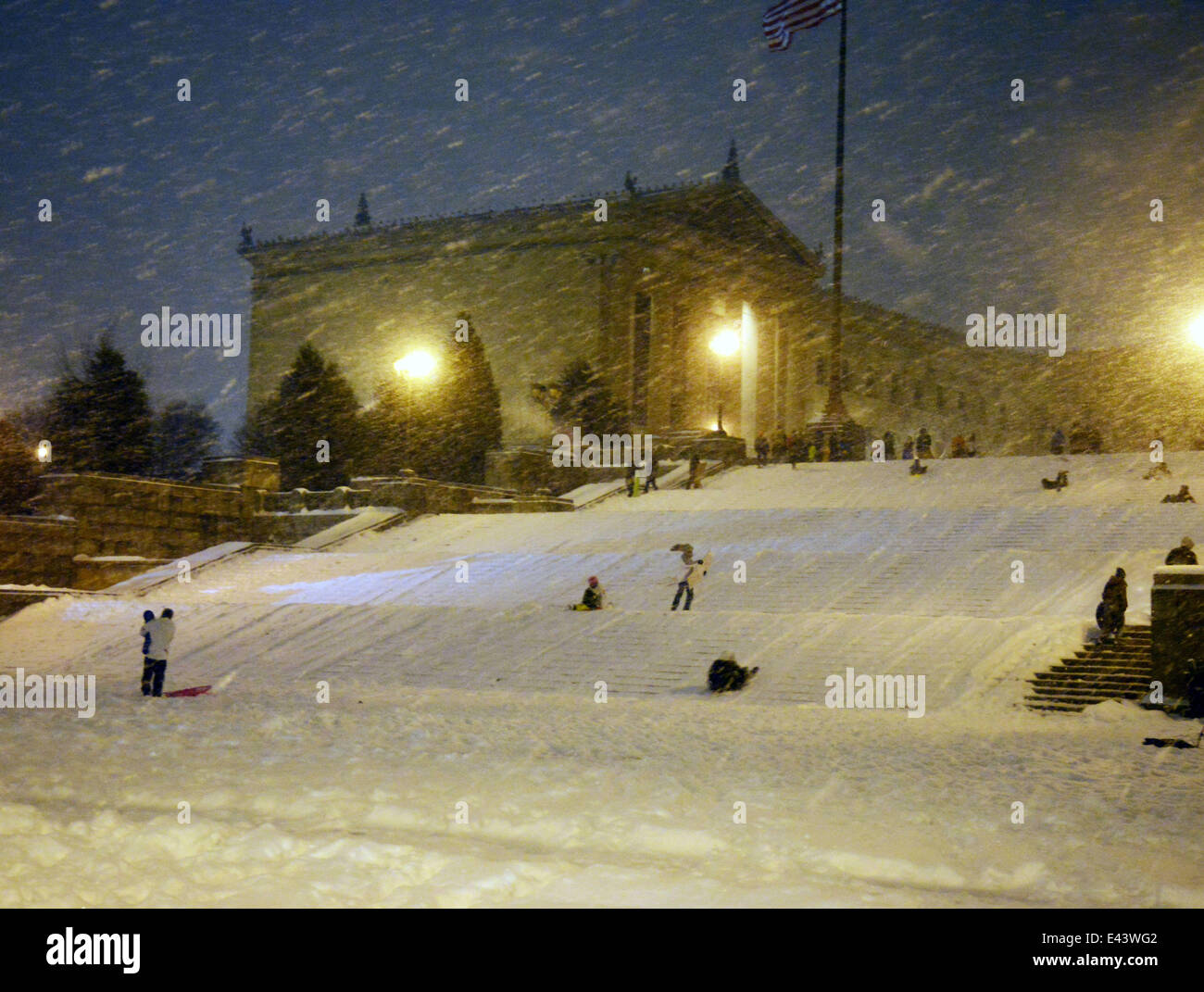 Philadelphia gets a record 14 inches of snow in a massive snow storm ...