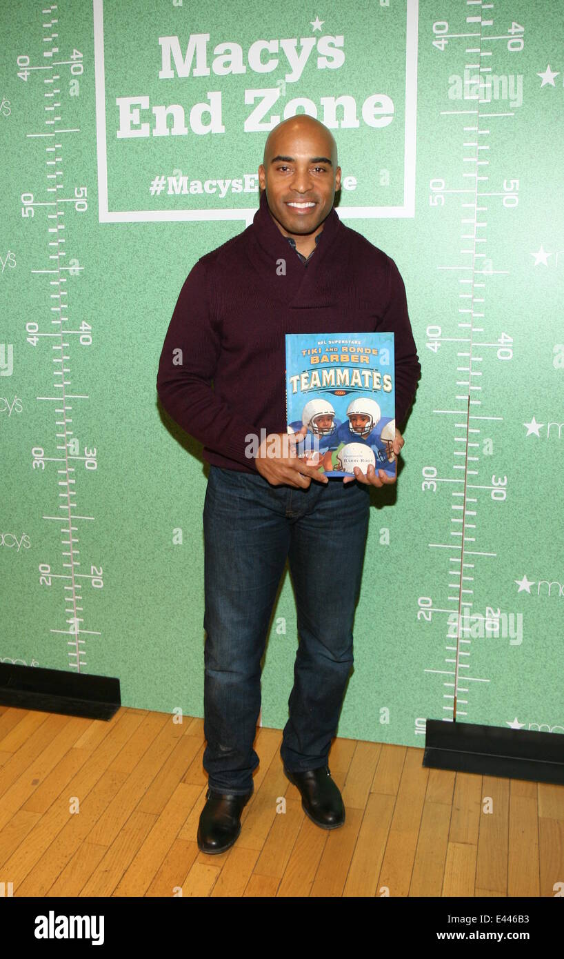 Macy's Herald Square welcomes former New York Giants running back Tiki ...