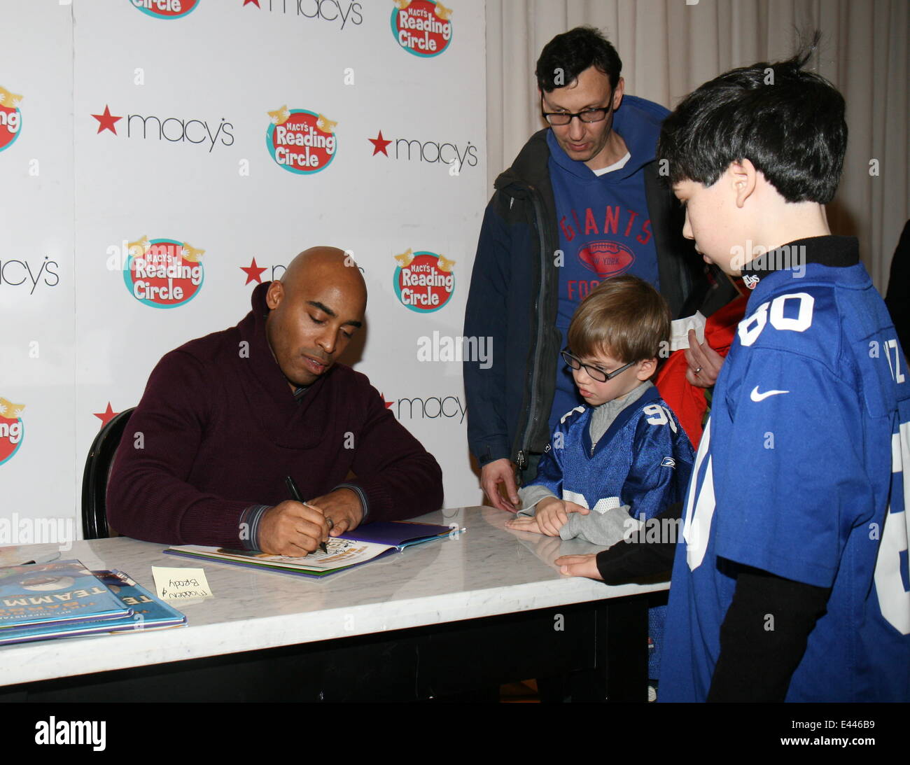Macy's Herald Square welcomes former New York Giants running back Tiki ...