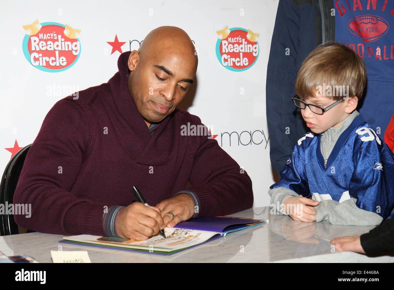 Macy's Herald Square welcomes former New York Giants running back Tiki ...