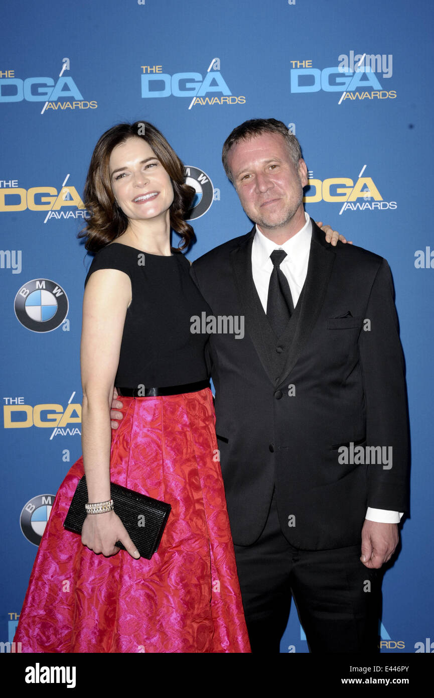 Betsy brandt and grady olsen hi-res stock photography and images - Alamy