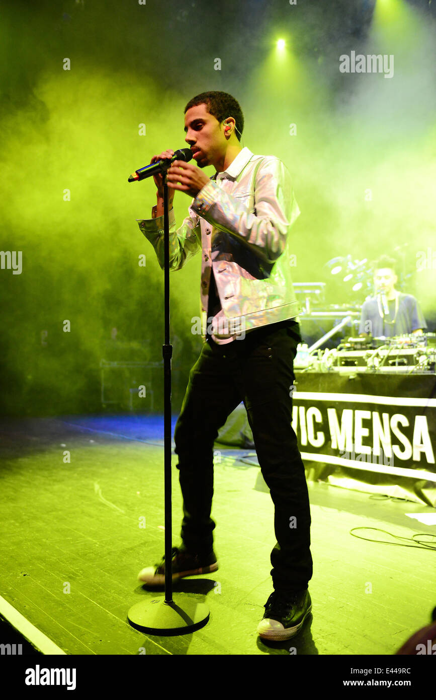 Vic Mensa performs live on stage at Fillmore Miami Beach at Jackie ...