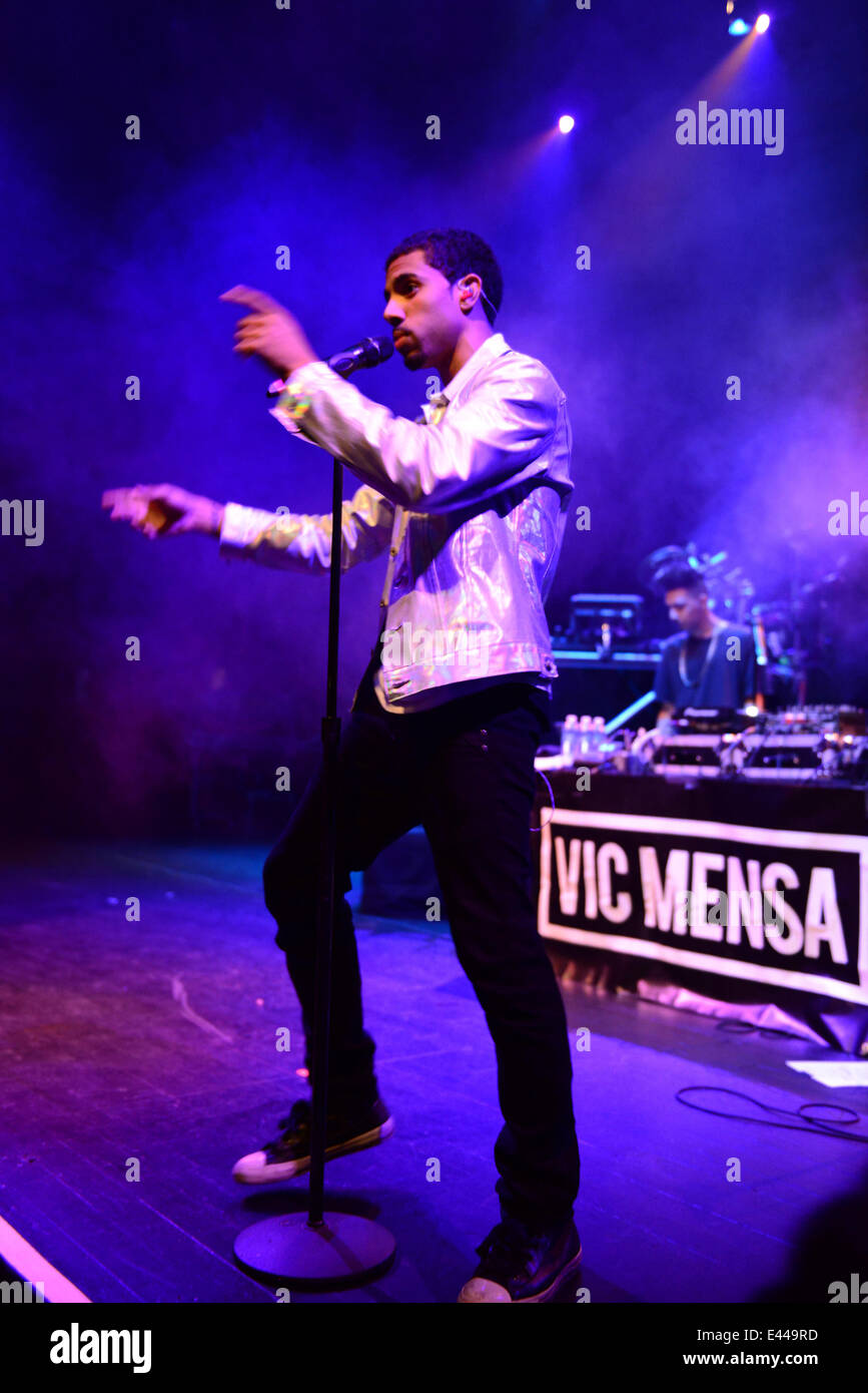 Vic Mensa performs live on stage at Fillmore Miami Beach at Jackie ...