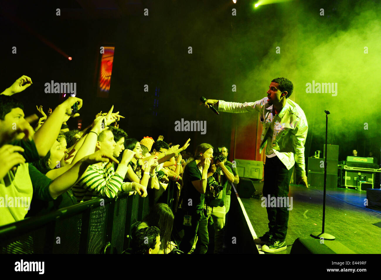 Vic Mensa performs live on stage at Fillmore Miami Beach at Jackie ...