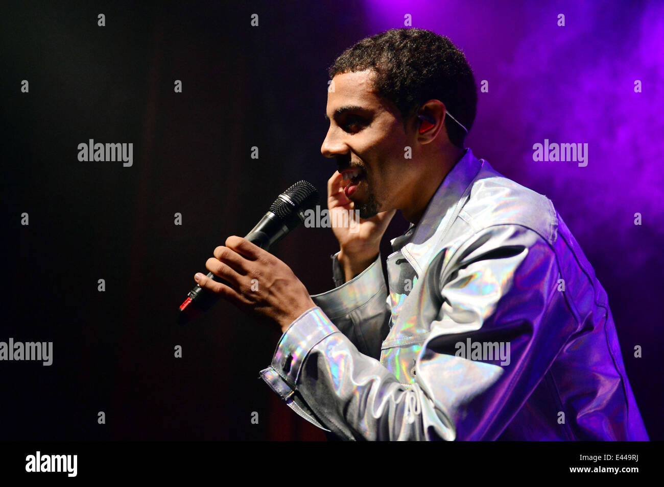 Vic Mensa performs live on stage at Fillmore Miami Beach at Jackie ...