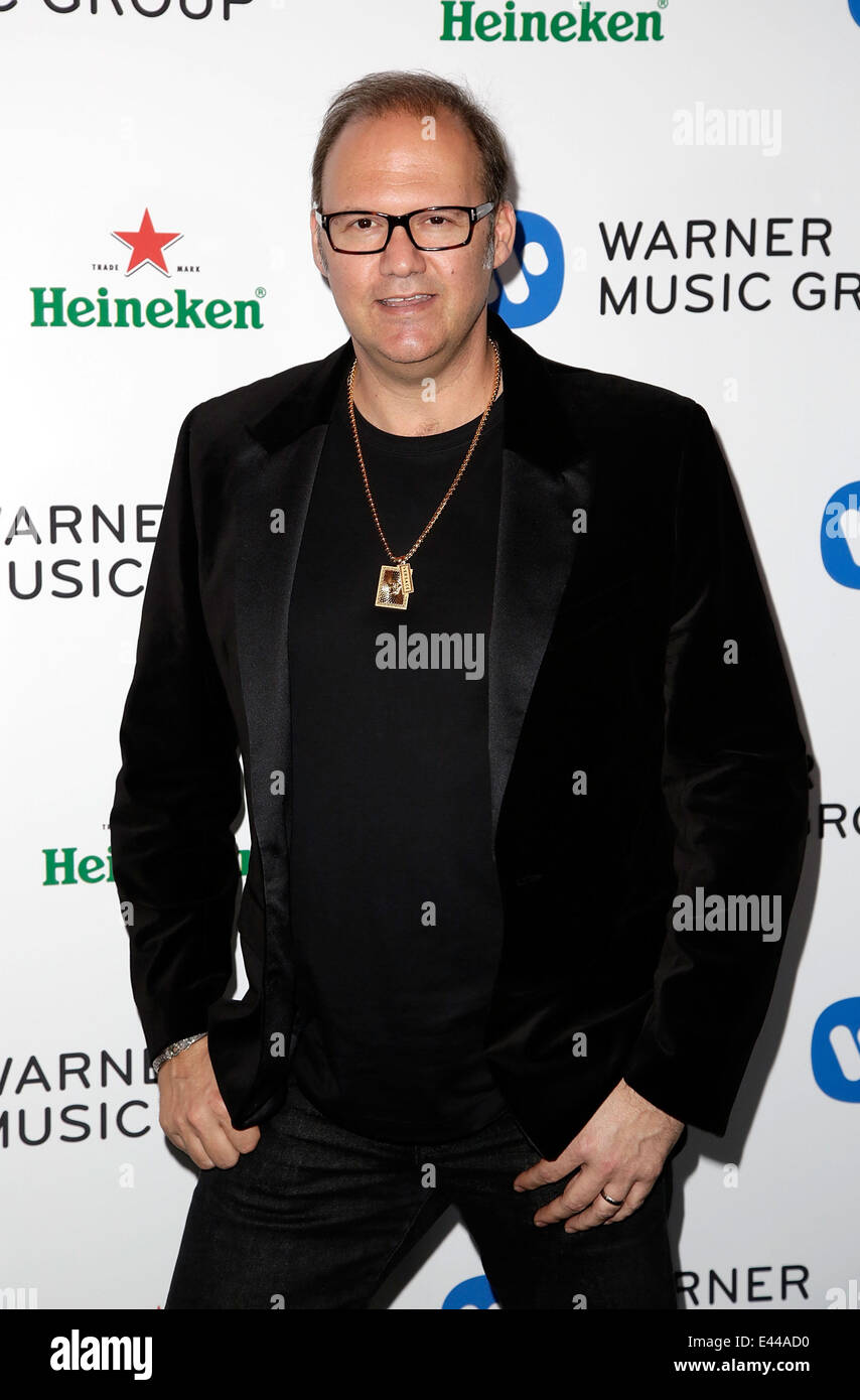 Rob Cavallo High Resolution Stock Photography and Images - Alamy