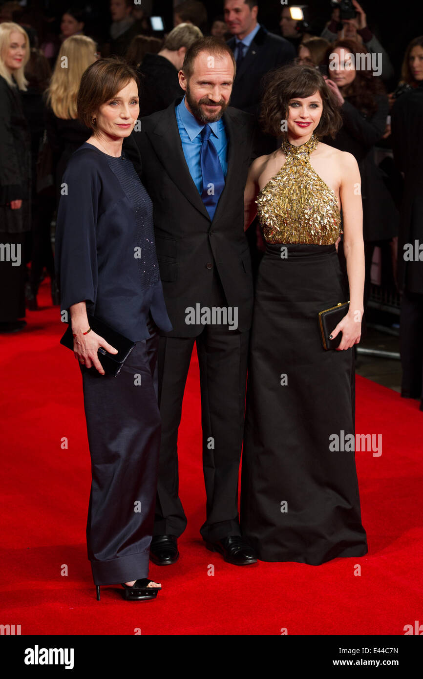Invisible woman fiennes kristen hi-res stock photography and images - Alamy