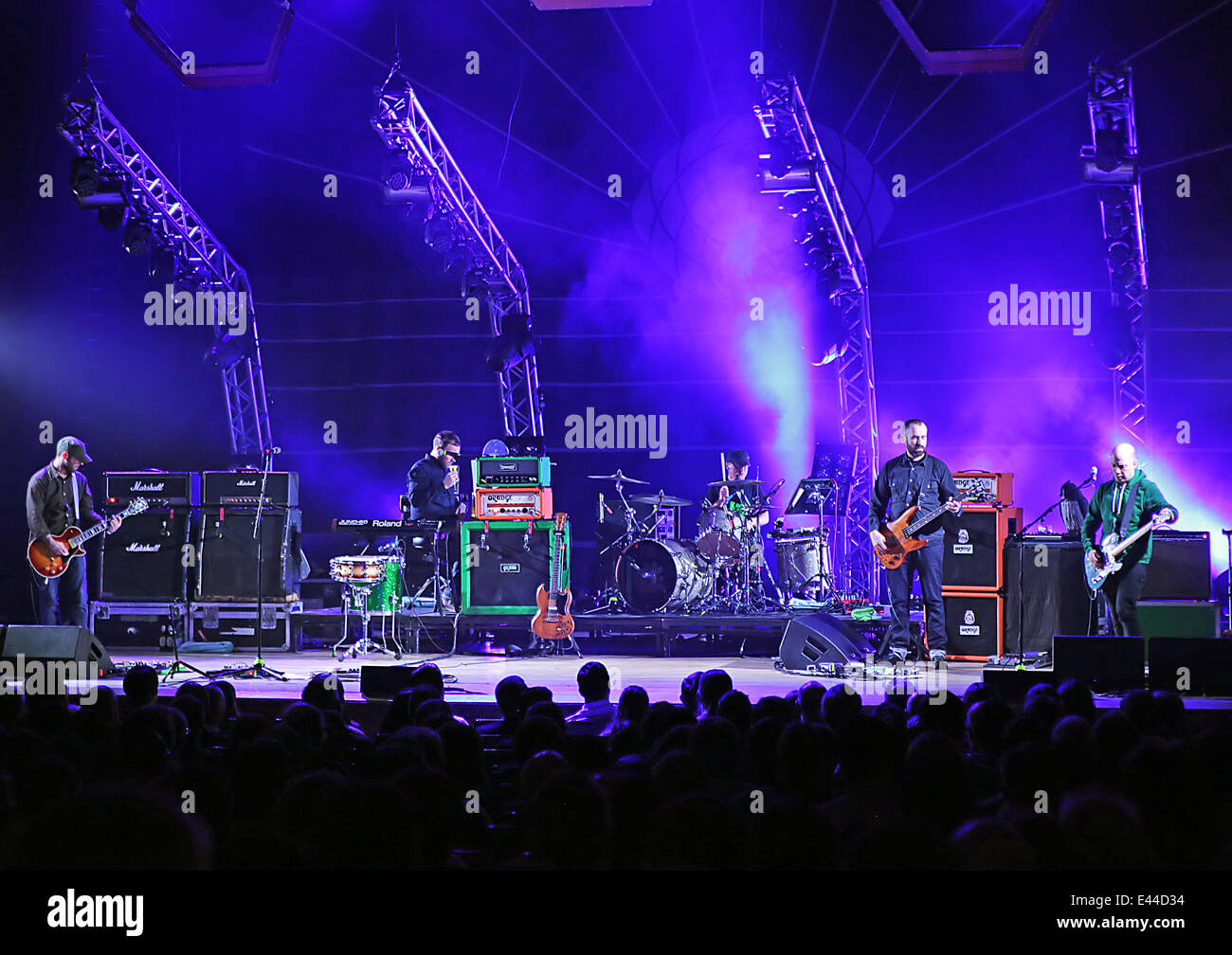 Post rock band hi-res stock photography and images - Alamy