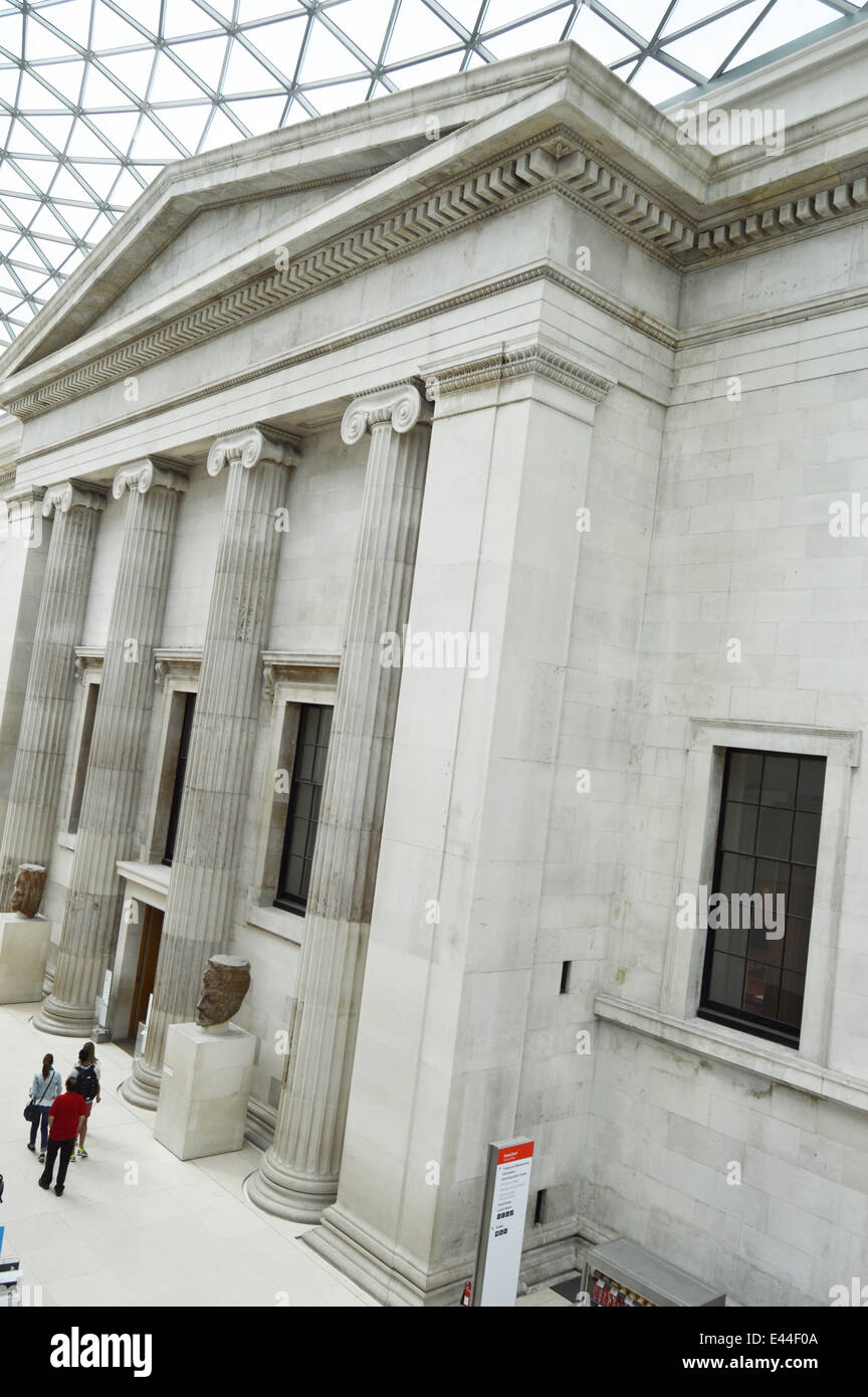 Atrium space british museum london hi-res stock photography and images ...