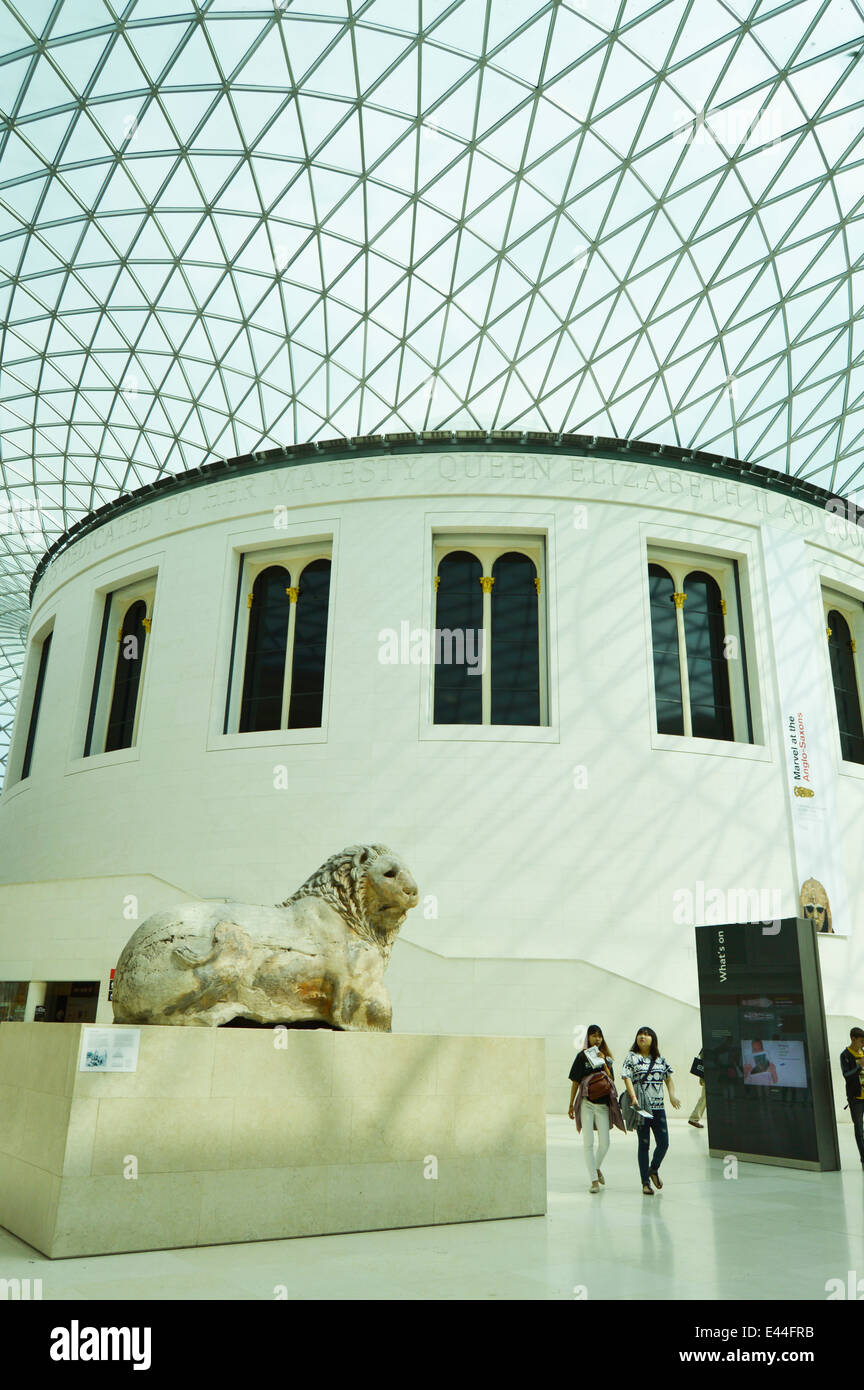 Atrium space british museum london hi-res stock photography and images ...