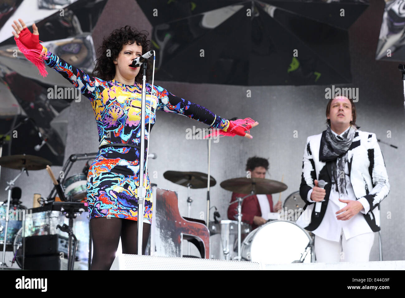 2014 Big Day Out Festival Arcade Fire Performing On Stage Featuring