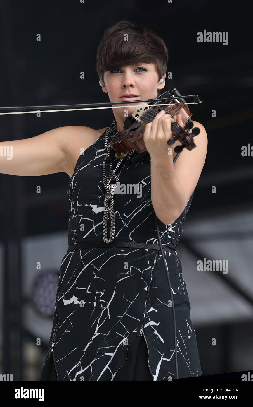 2014 Big Day Out Festival - Arcade Fire performing on stage Featuring ...