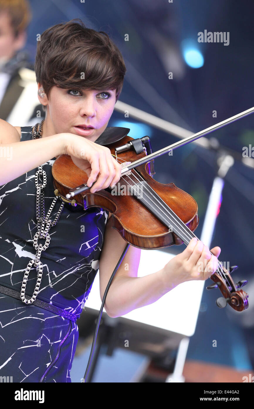 2014 Big Day Out Festival - Arcade Fire performing on stage Featuring ...