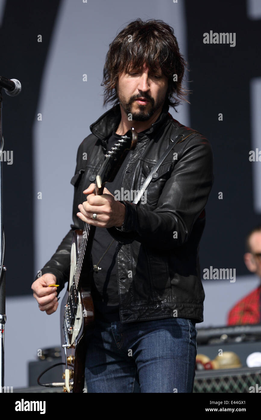 Gem archer on stage hi-res stock photography and images - Alamy